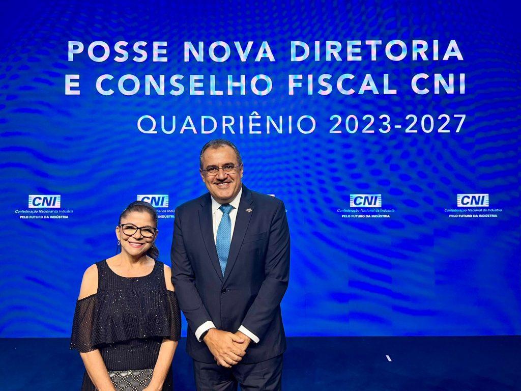 Clerlânio Holanda toma posse na nova diretoria da CNI, em Brasília ...